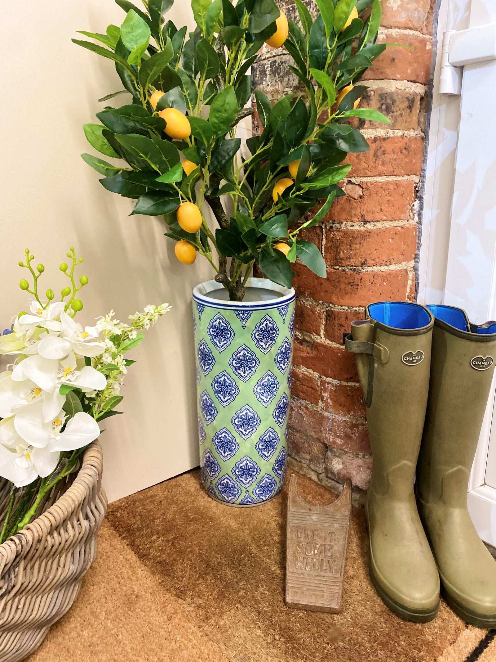 Green & White Diamond Umbrella Stand